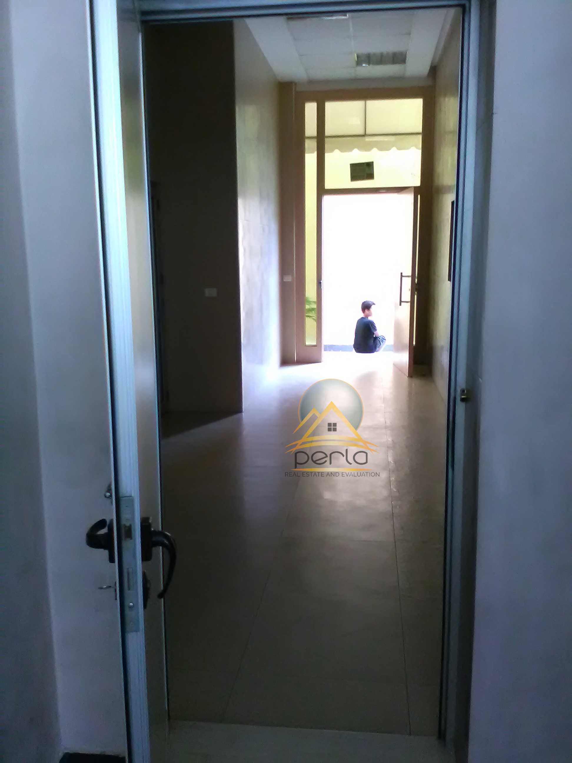 Jepet dyqan me qira,Rr Zef Jubani - Perla Real Estate | Apartamente me ...