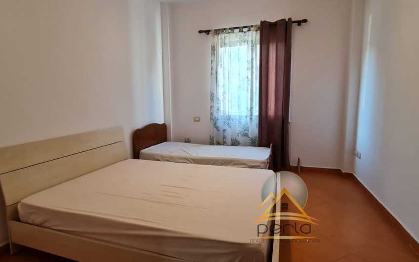 Jepet me qira apartament 3+1, kati i dyte i nje vile, prane Kristal ...