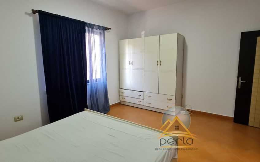 Jepet me qira apartament 3+1, kati i dyte i nje vile, prane Kristal ...